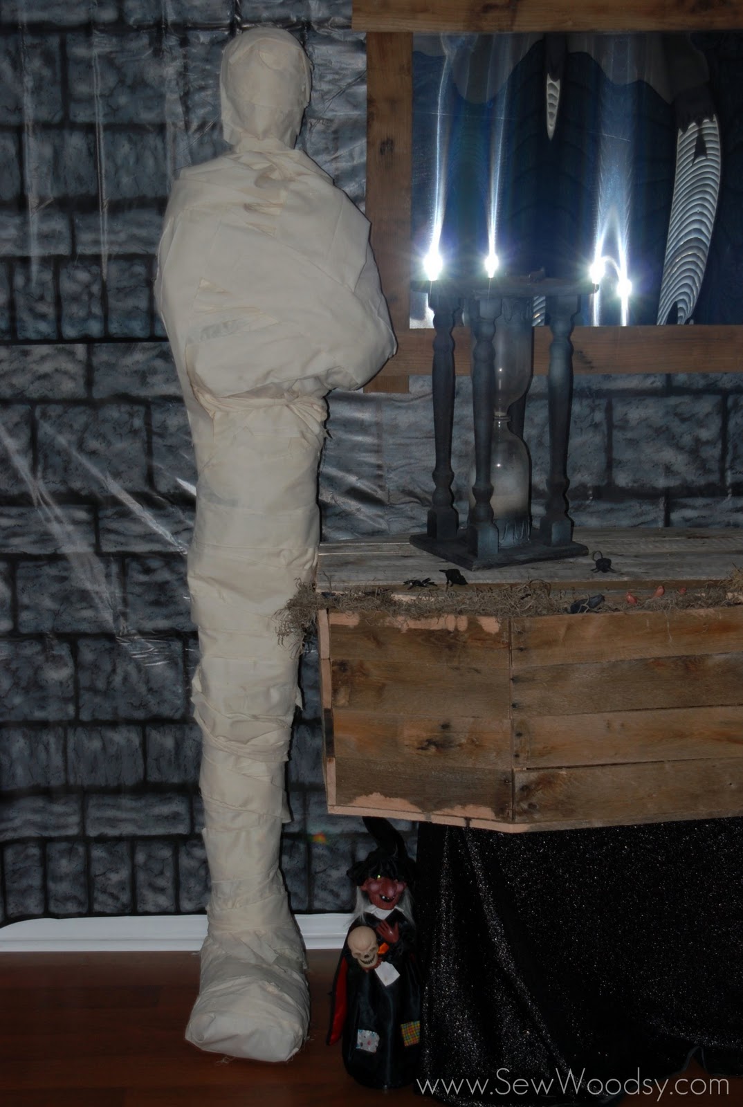 Life Sized Mummy – Home and Garden