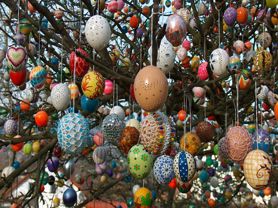 The Volker Easter Egg Tree – Home and Garden