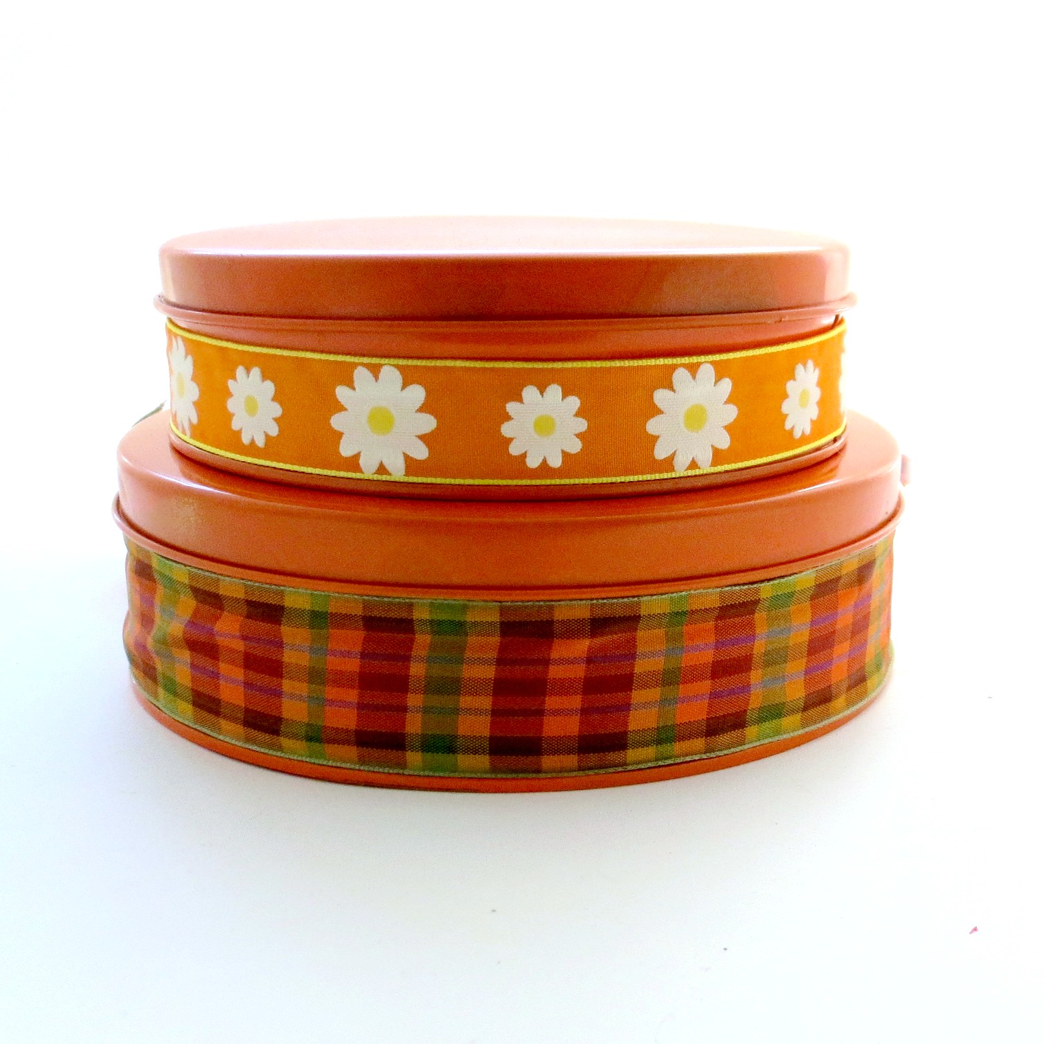 Spray-Painted Candy Tins – Home and Garden