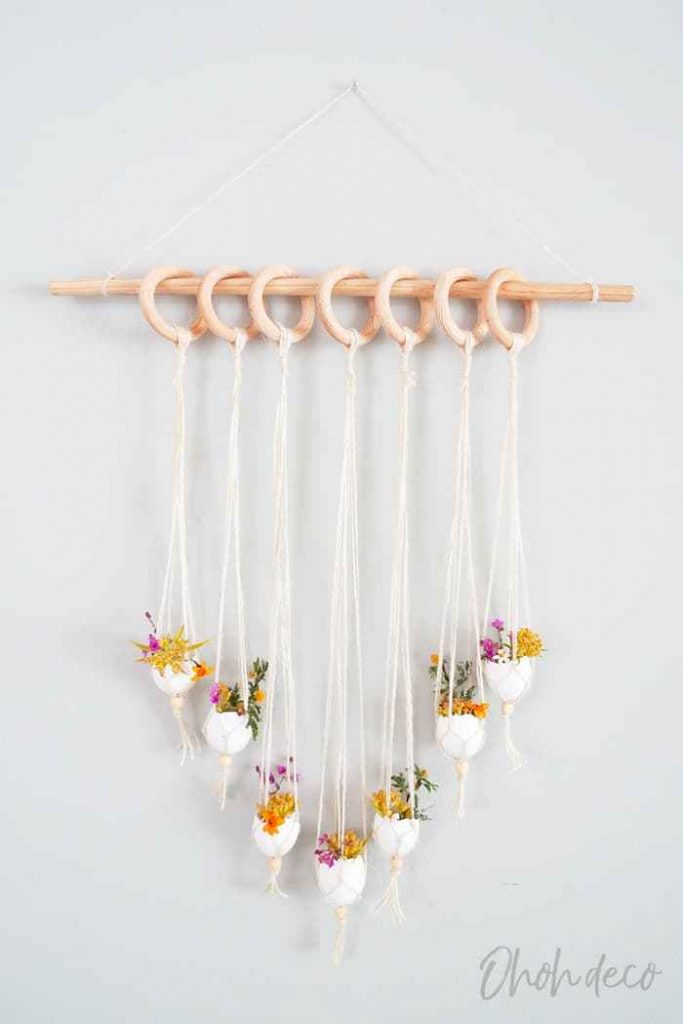 DIY Modern Spring Wall Hanging – Home and Garden